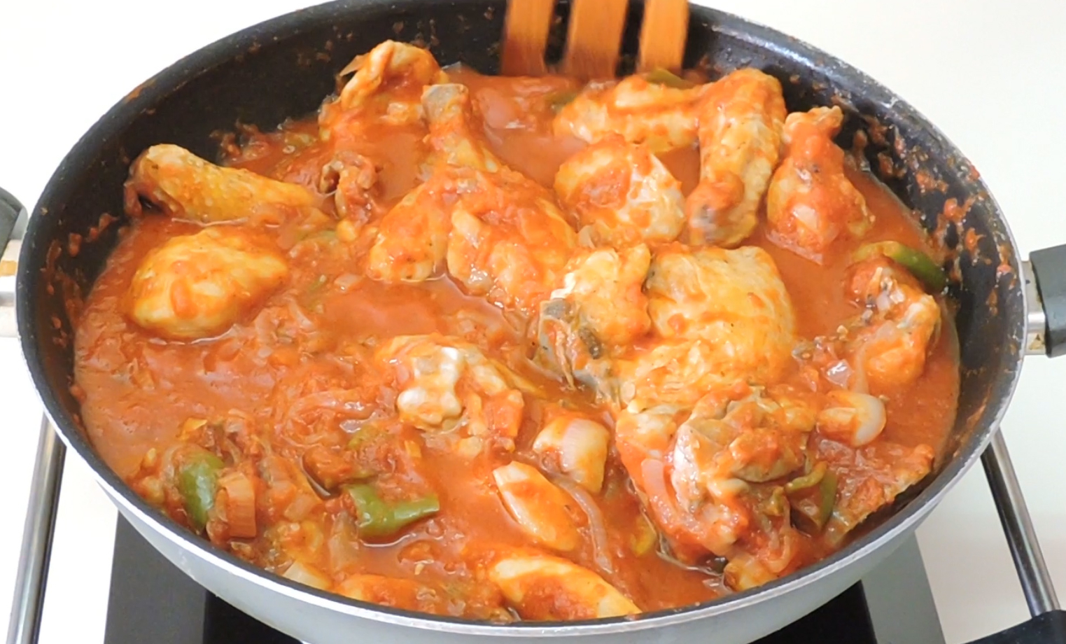 Receta de pollo con tomate – Bocatus