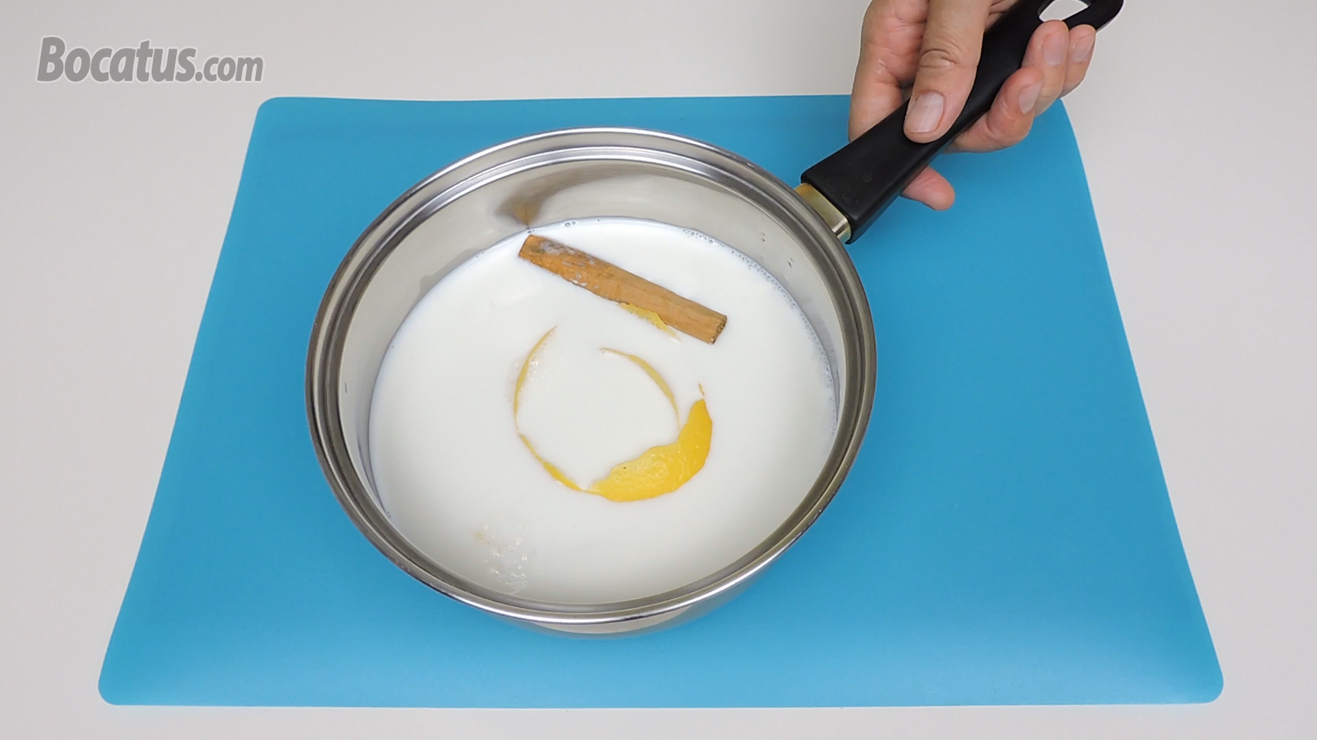 Flan de limón y canela – Bocatus