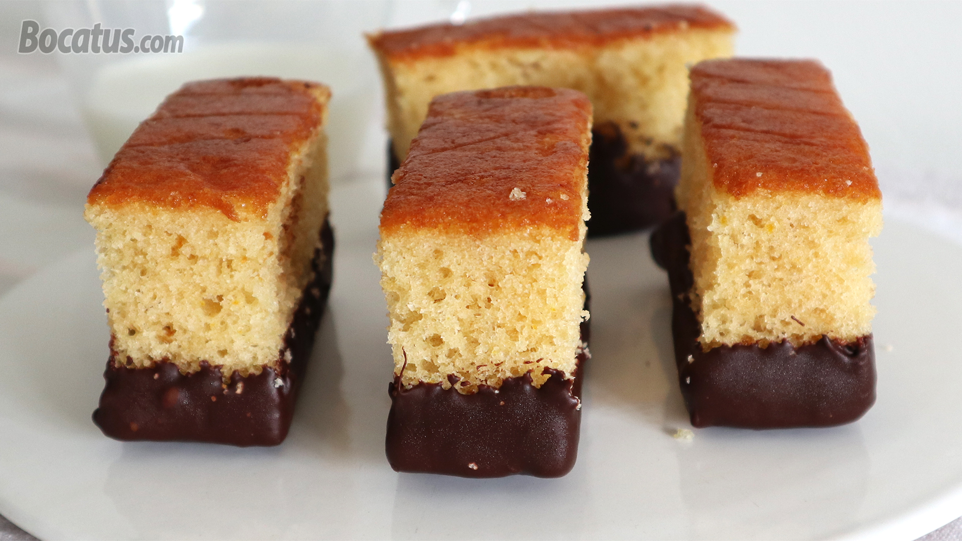 Bizcochos cubiertos de Chocolate: unos bocaditos de chocolate tiernos y ...